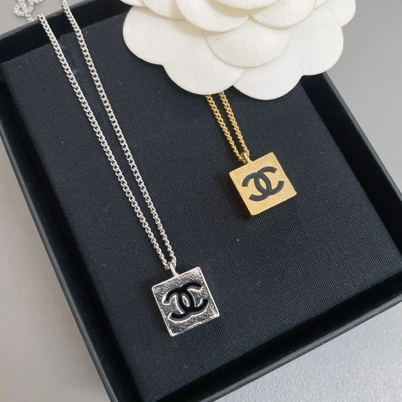 Bargain Chanel Necklaces