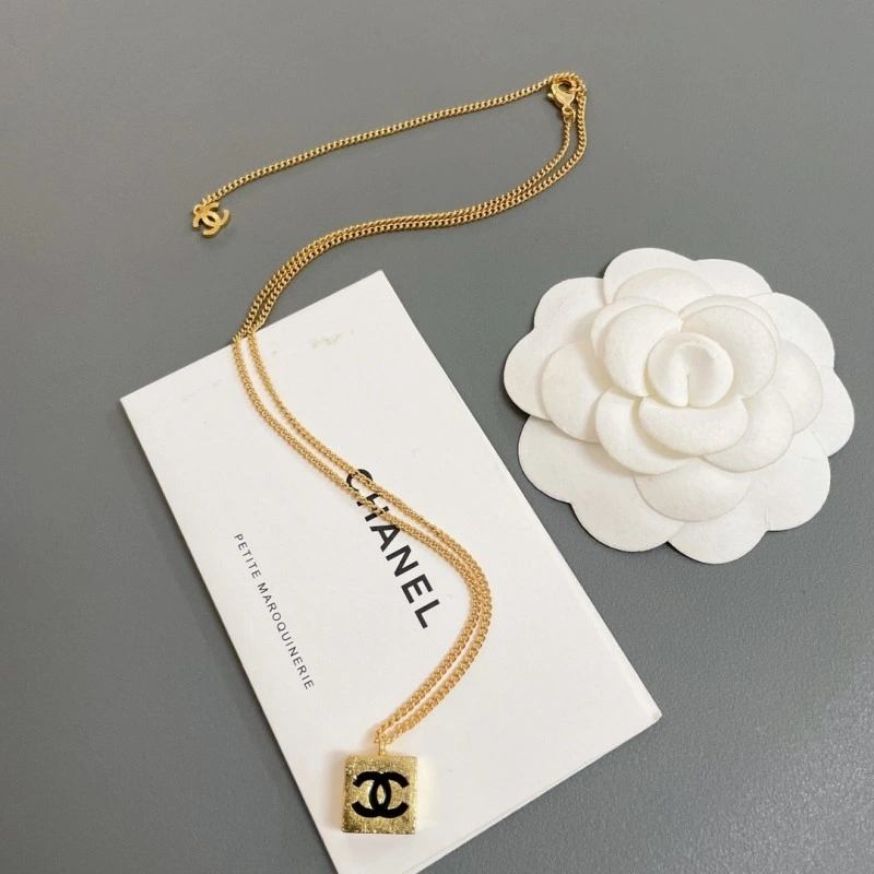 Bargain Chanel Necklaces