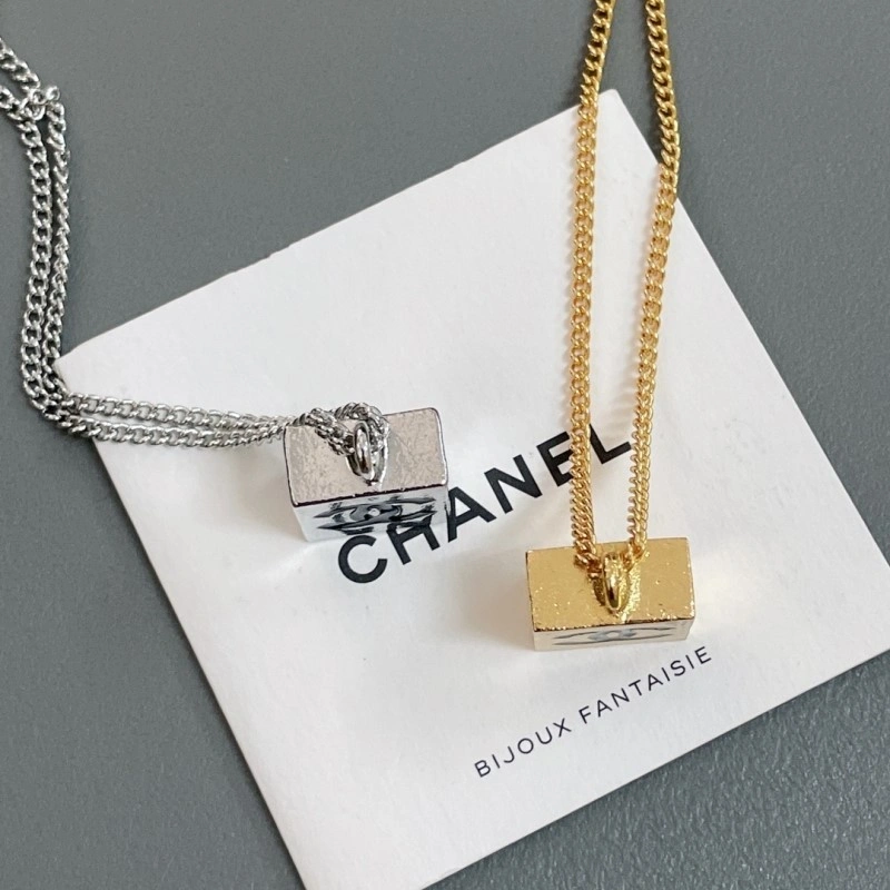 Bargain Chanel Necklaces