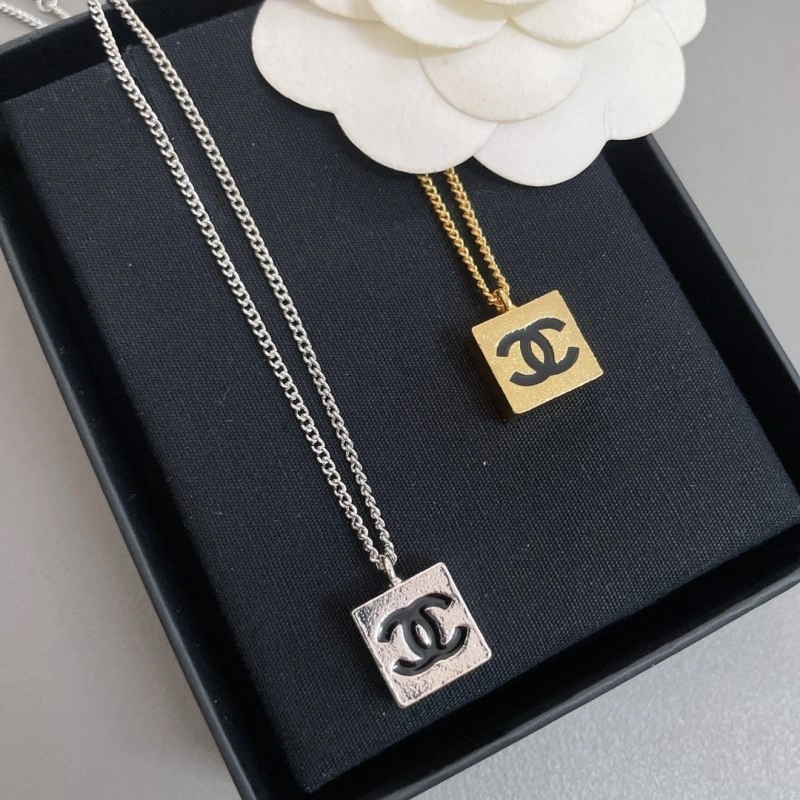 Bargain Chanel Necklaces