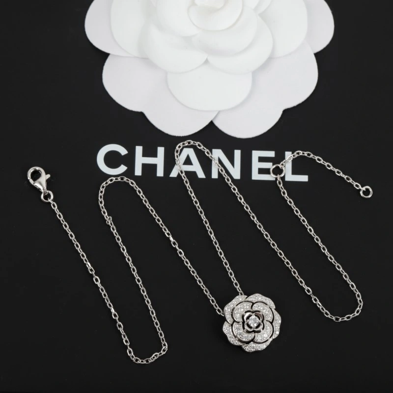 Brand-authenticated Chanel Necklaces