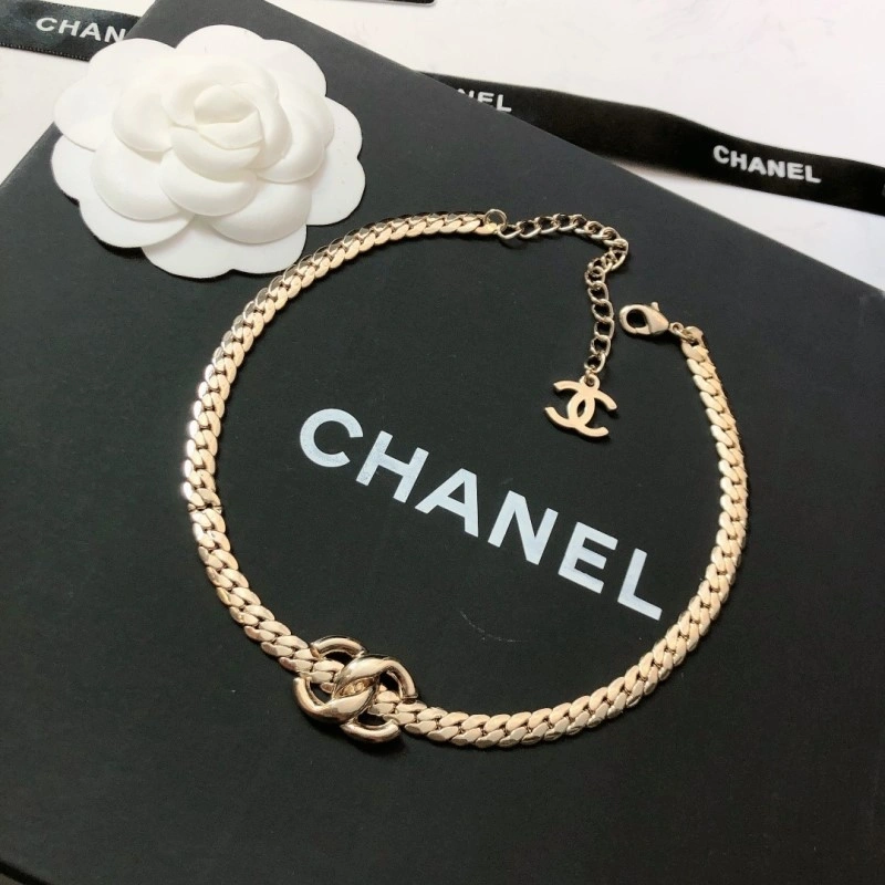 Top match Chanel Necklaces