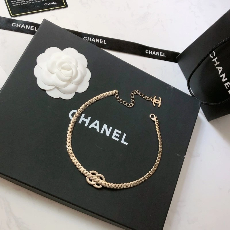 Top match Chanel Necklaces