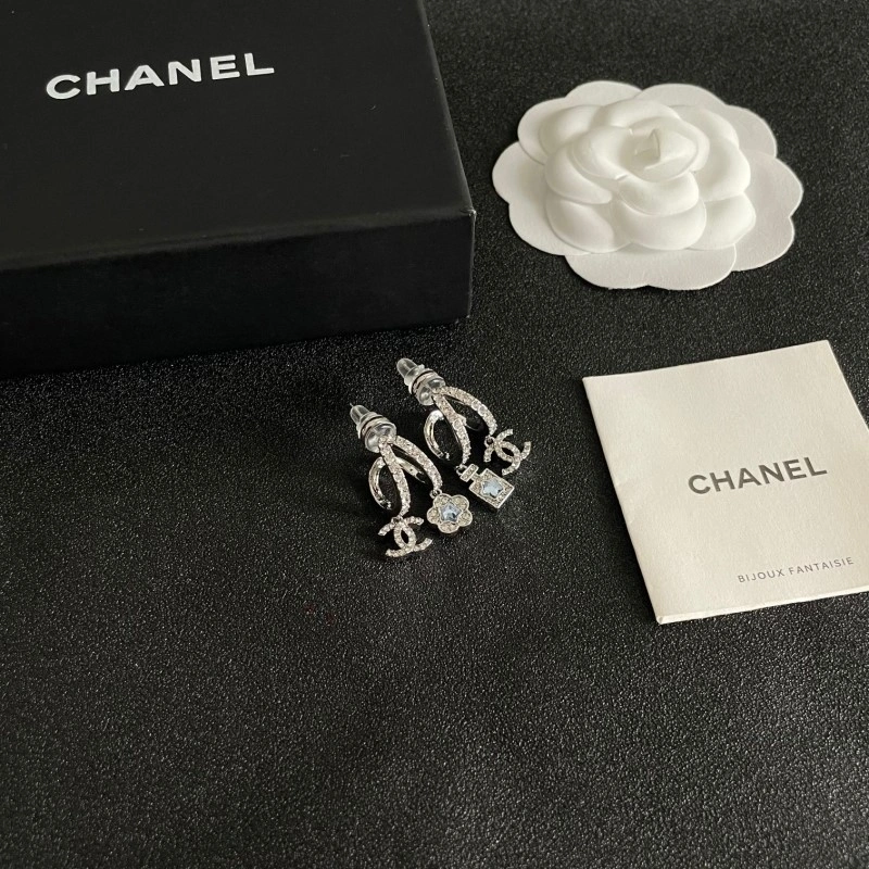 Top match Chanel Necklaces