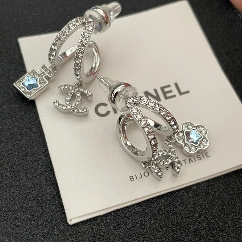 Top match Chanel Necklaces