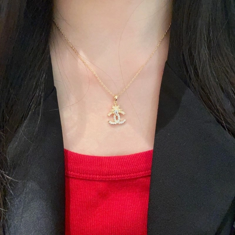 Low-cost Chanel Necklaces