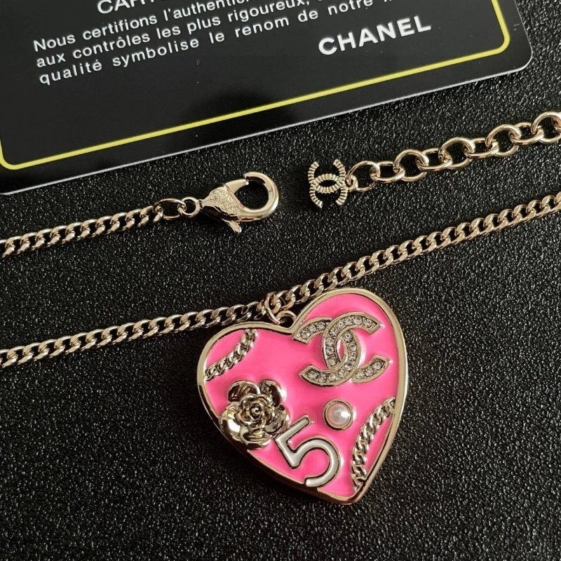 Top match Chanel Necklaces