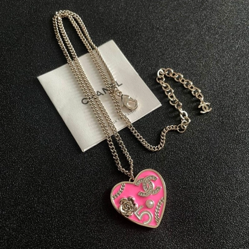 Top match Chanel Necklaces