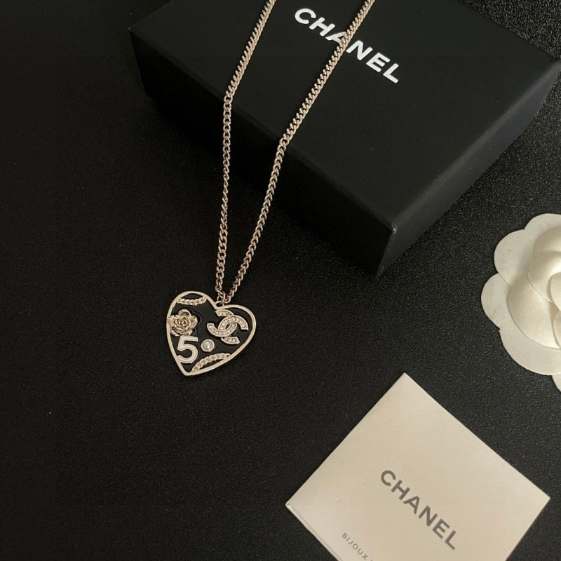Bargain Chanel Necklaces