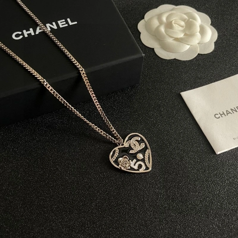 Bargain Chanel Necklaces