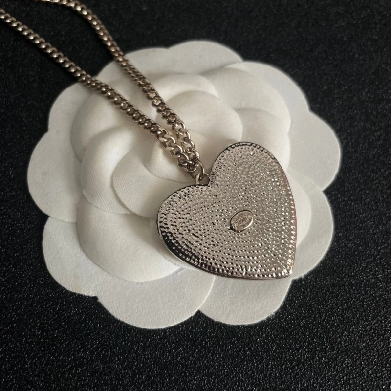 Bargain Chanel Necklaces