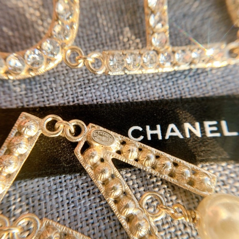 Cut-rate Chanel Necklaces