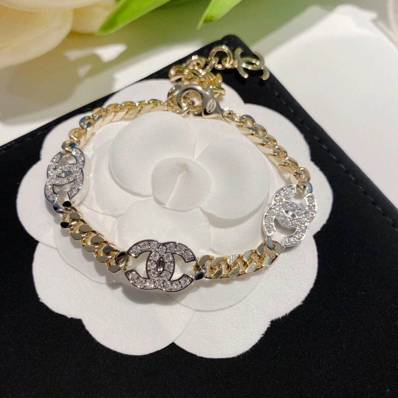 Bargain Chanel Necklaces
