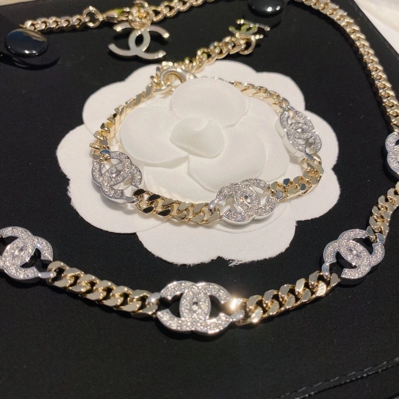 Bargain Chanel Necklaces