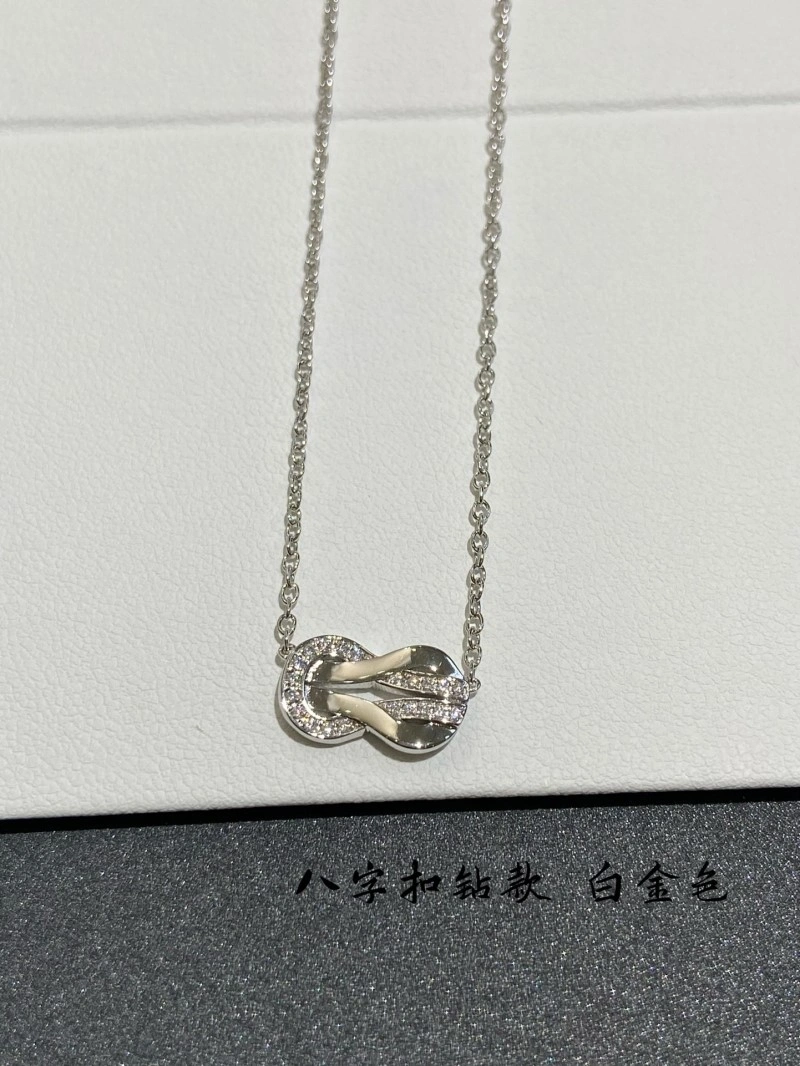 Top match Chanel Necklaces