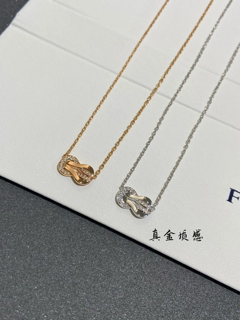 Top match Chanel Necklaces