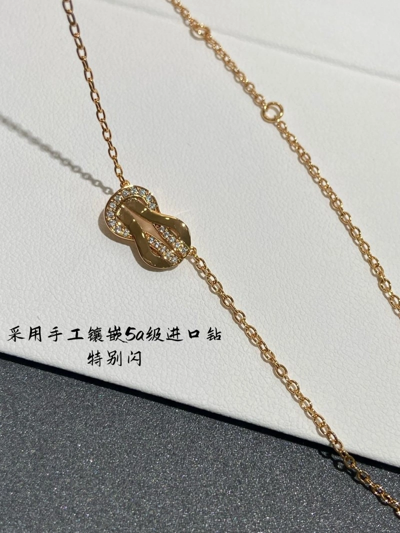 Top match Chanel Necklaces