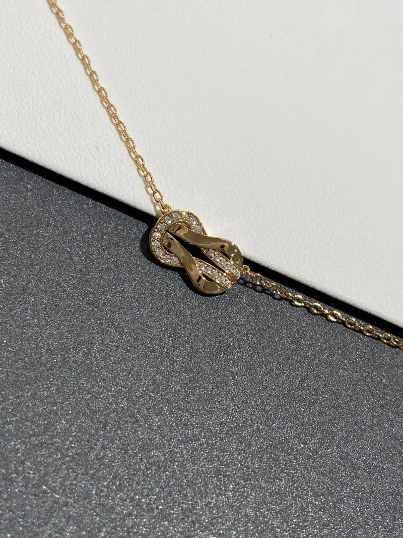 Top match Chanel Necklaces