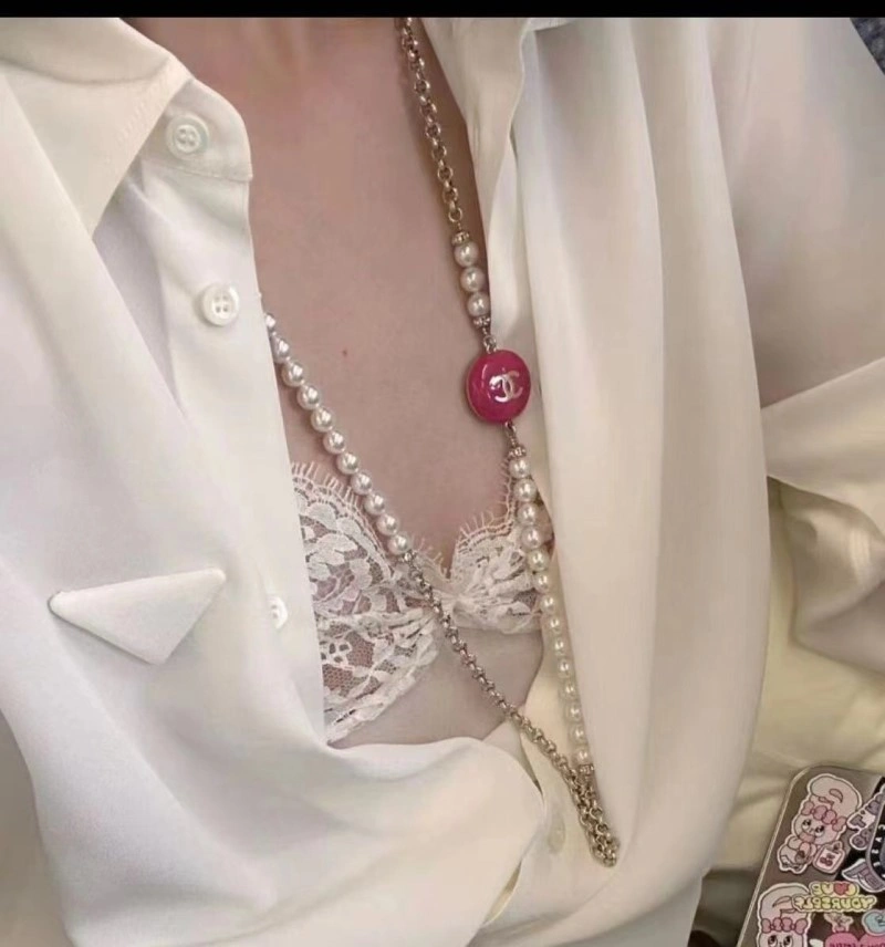 Top mirror Chanel Necklaces
