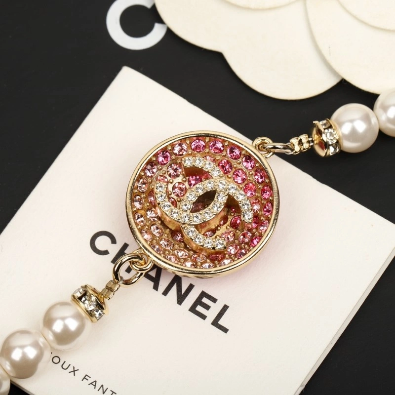 Top mirror Chanel Necklaces