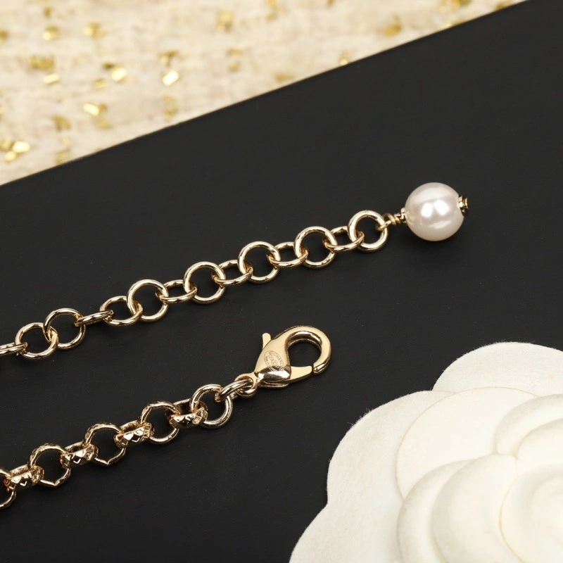 Top mirror Chanel Necklaces