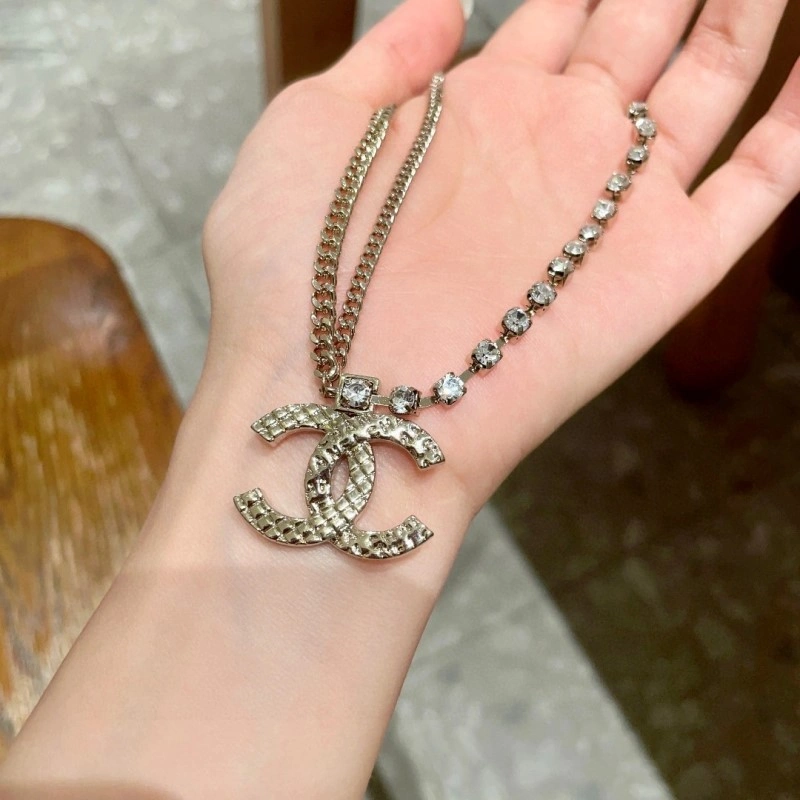 Cut-rate Chanel Necklaces