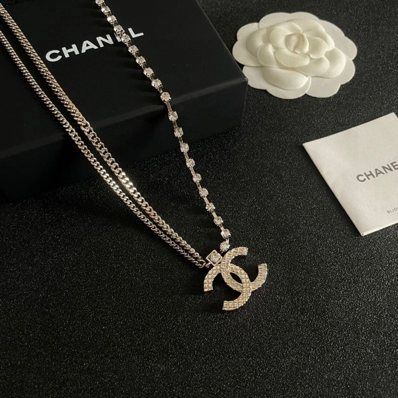 Cut-rate Chanel Necklaces