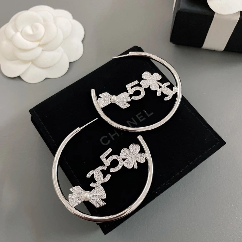 Accurate model Chanel Necklaces