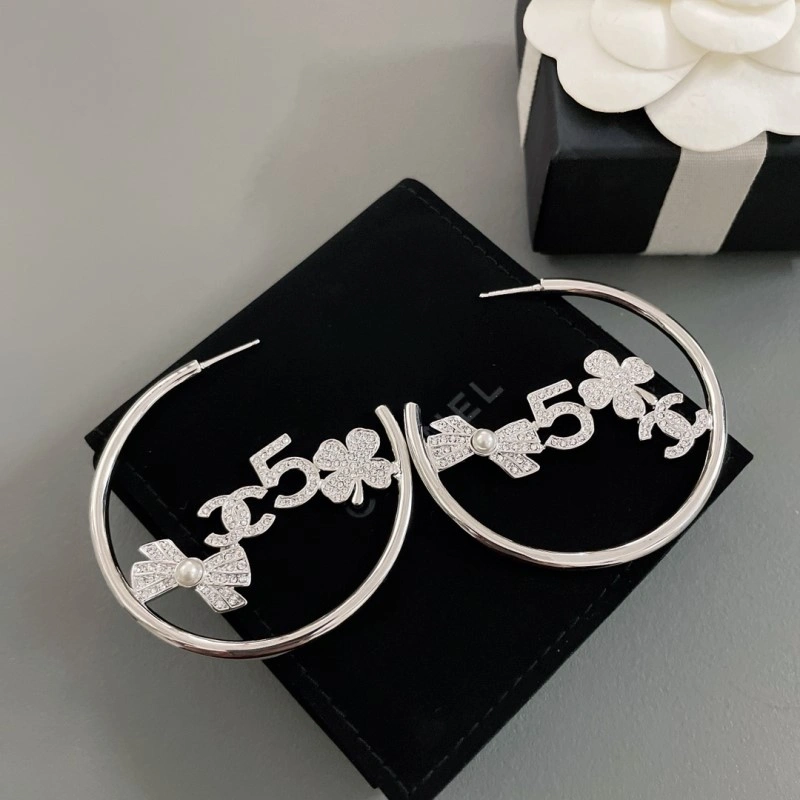 Accurate model Chanel Necklaces