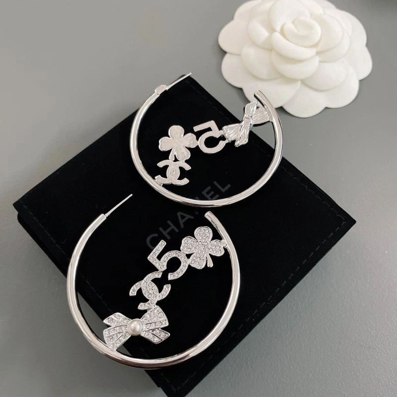 Accurate model Chanel Necklaces