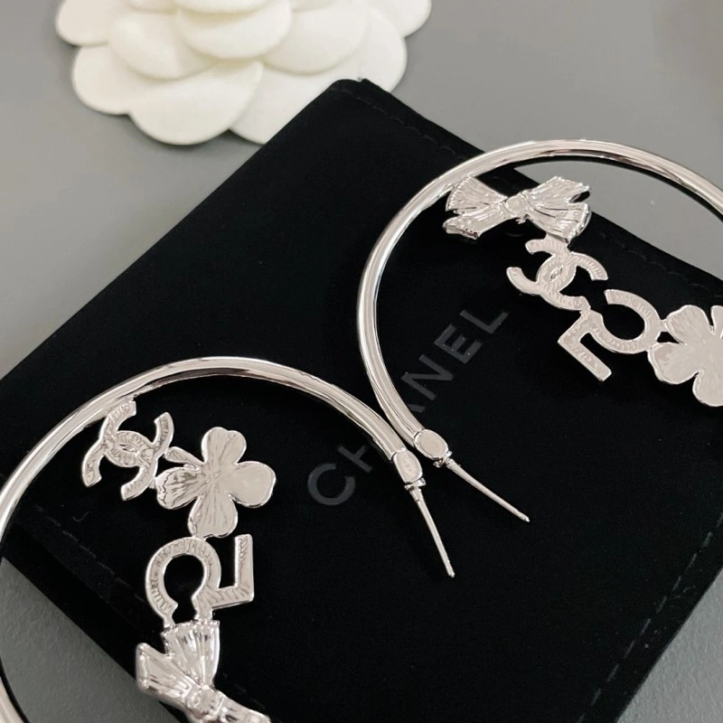 Accurate model Chanel Necklaces
