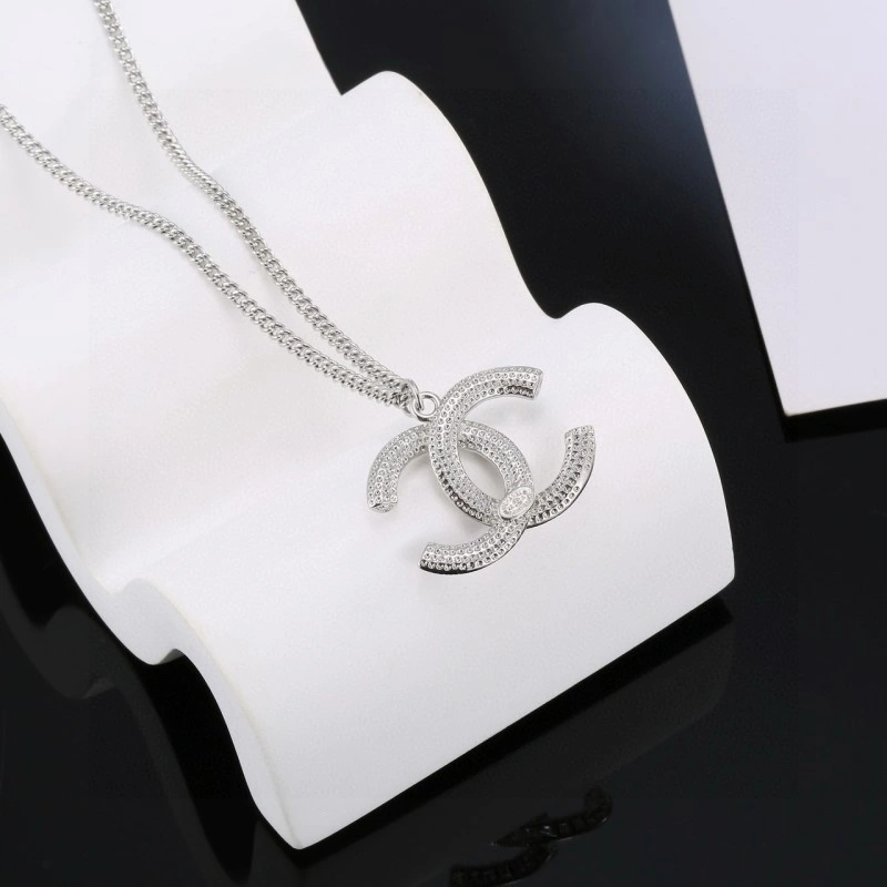 Top mirror Chanel Necklaces