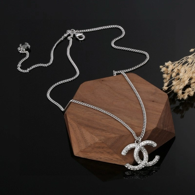 Top mirror Chanel Necklaces