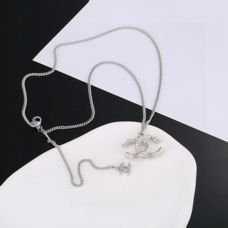 Top mirror Chanel Necklaces
