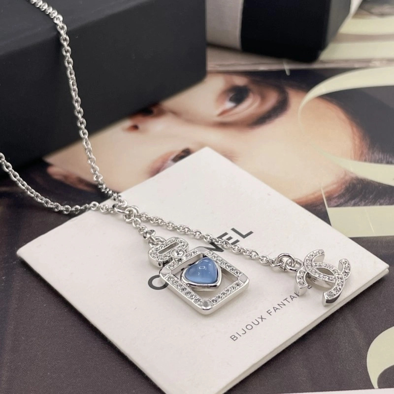 Top mirror Chanel Necklaces