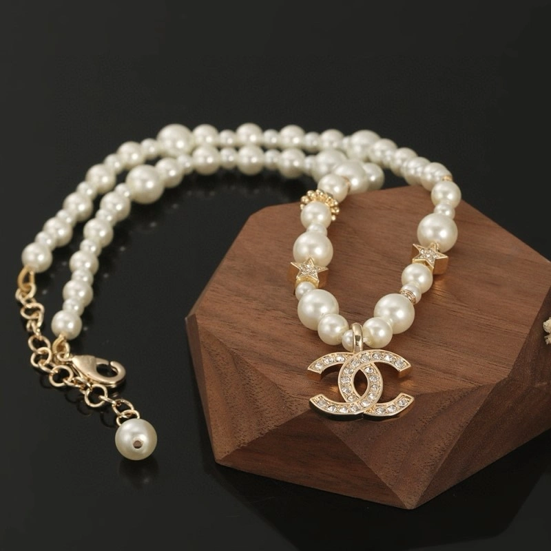 Top mirror Chanel Necklaces