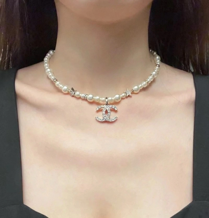 Top mirror Chanel Necklaces