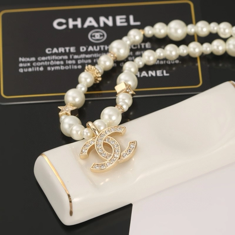 Top mirror Chanel Necklaces