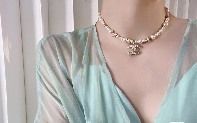 Top mirror Chanel Necklaces