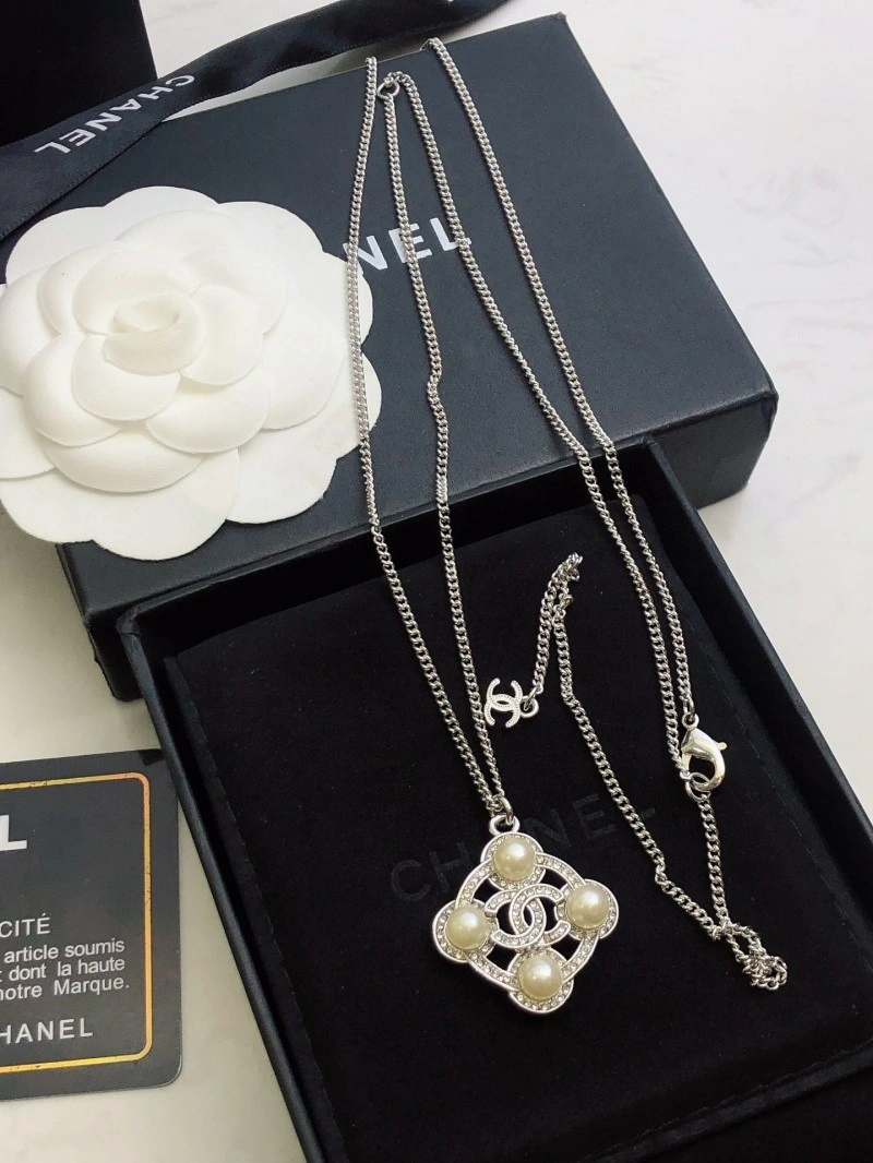 Cut-rate Chanel Necklaces