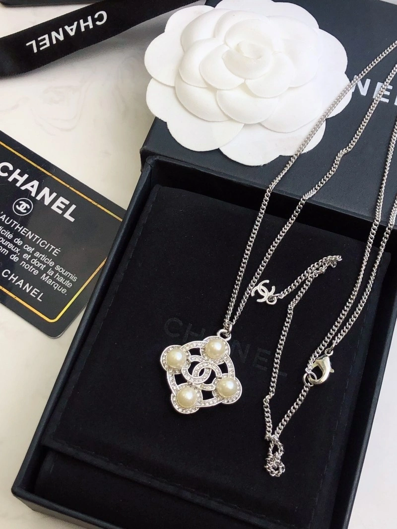 Cut-rate Chanel Necklaces