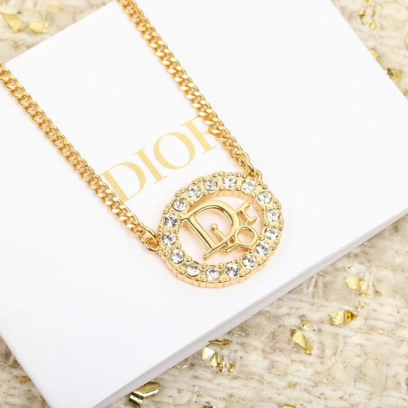 Top mirror Chanel Necklaces