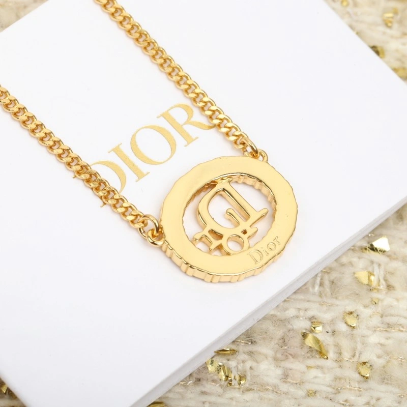 Top mirror Chanel Necklaces