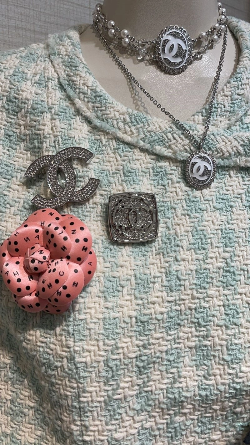 Indistinguishable Chanel Necklaces