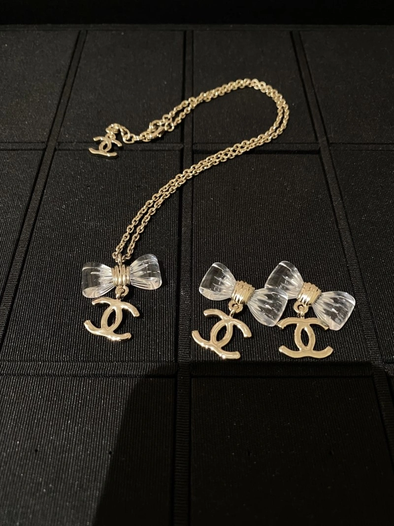 Brand-authenticated Chanel Necklaces