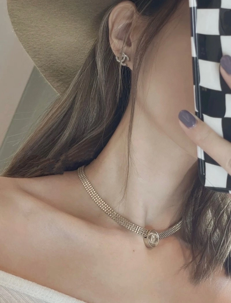 Top mirror Chanel Necklaces