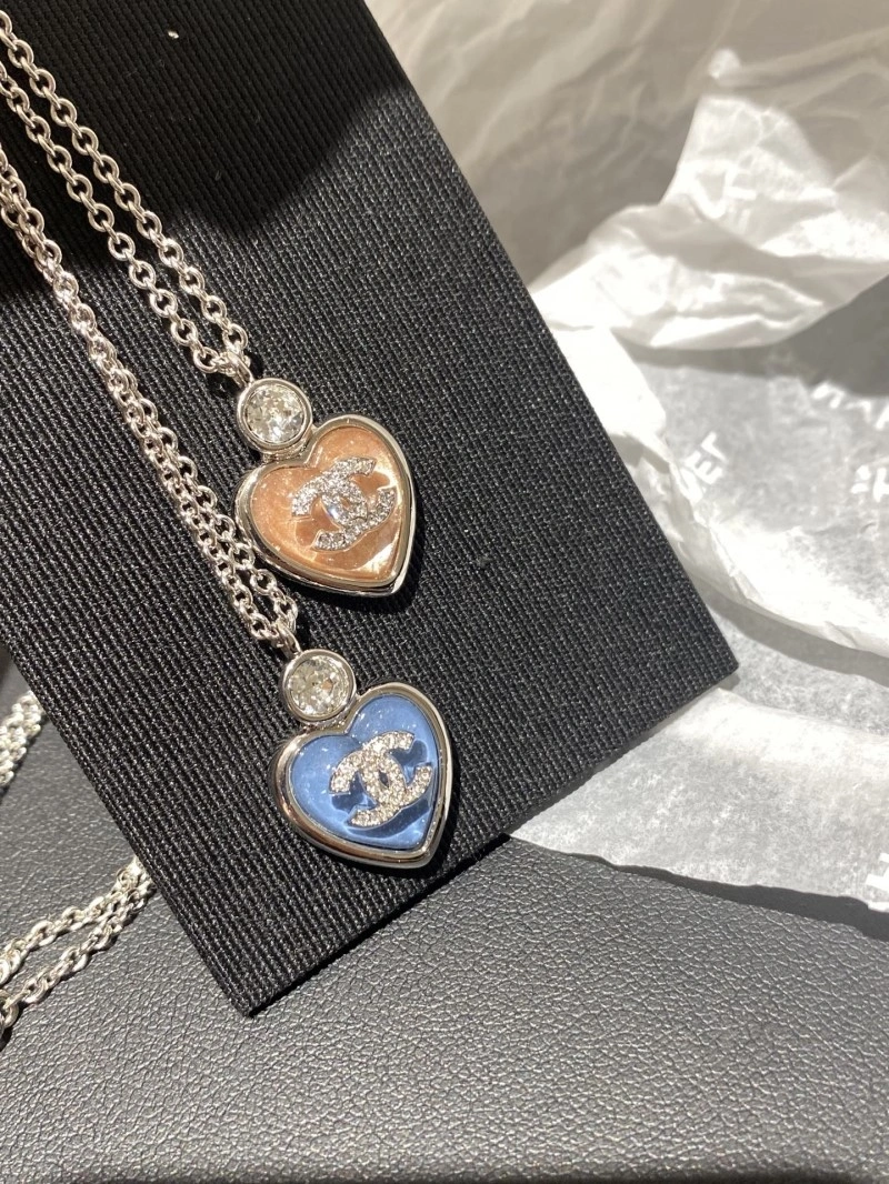 Top match Chanel Necklaces