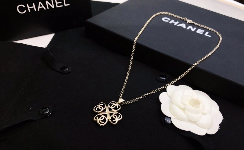 Top match Chanel Necklaces