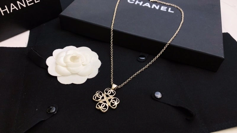 Top match Chanel Necklaces