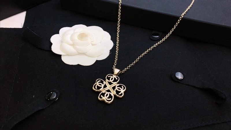 Top match Chanel Necklaces